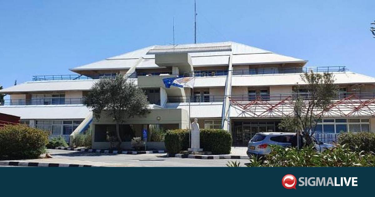 Κατέρρευσε οροφή πολυκαταστήματος στην Πάφο - Τραυματίστηκαν τρία πρόσωπα - Sigmalive
