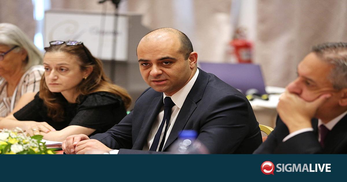 Ο Υπ. Εργασίας χαιρέτισε αύξηση βοηθήματος τοκετού και επέκταση γονικής ...