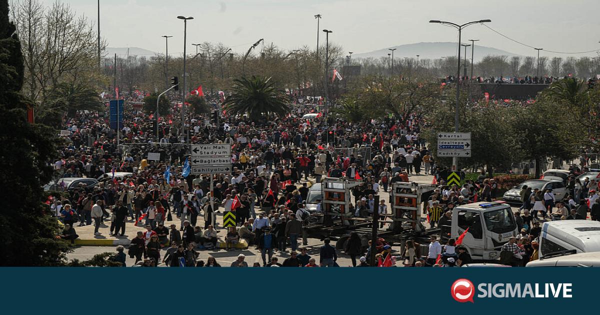 Τουρκία: Λαοθάλασσα στη συγκέντρωση στην Κων/πολη για τη φυλάκιση ...