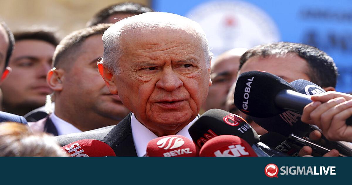 Την πρώτη του δημόσια εμφάνιση μετά από 65 μέρες έκανε ο Μπαχτσελί - Sigmalive