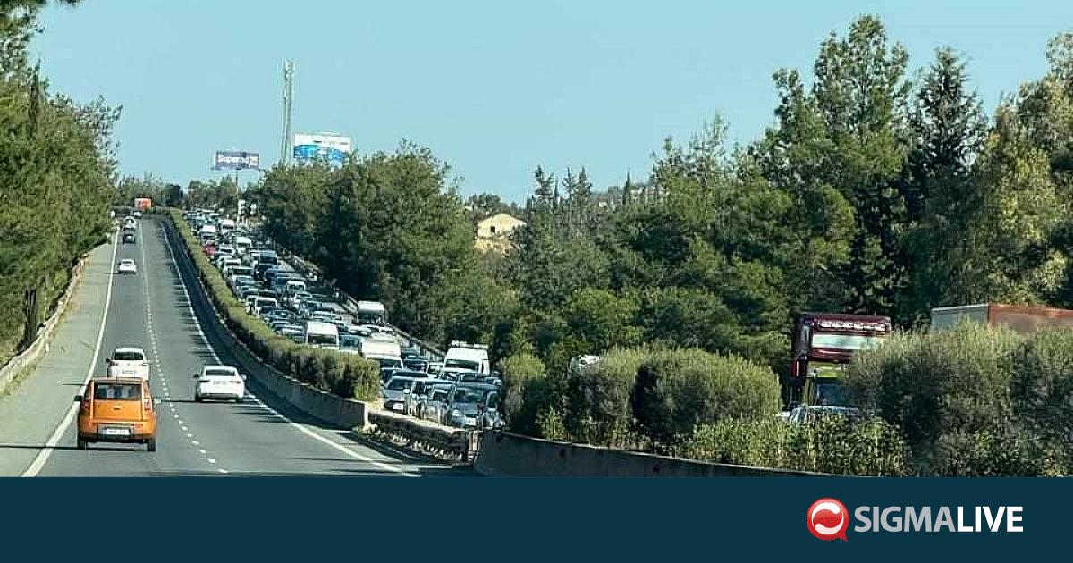 Άνοιξε μετά από τρεις ώρες ο αυτο/δρομος- Είχε «παραλύσει» λόγω ...