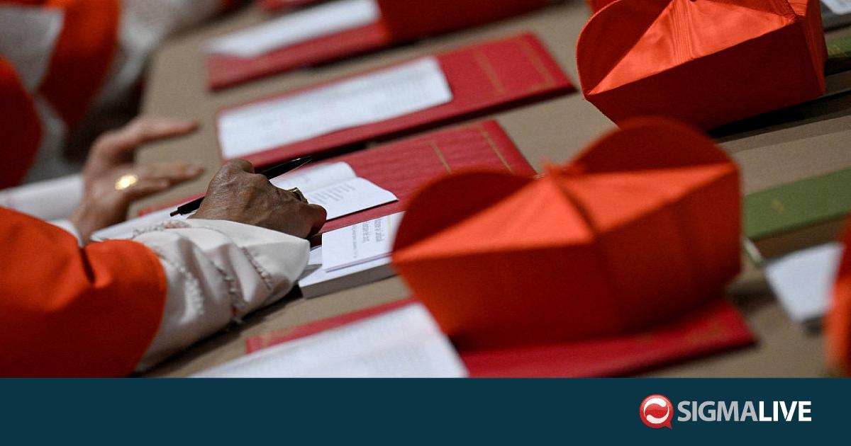 Ρώμη: 50 χιλιάδες άνθρωποι περίμεναν την εκλογή του νέου Πάπα - Sigmalive