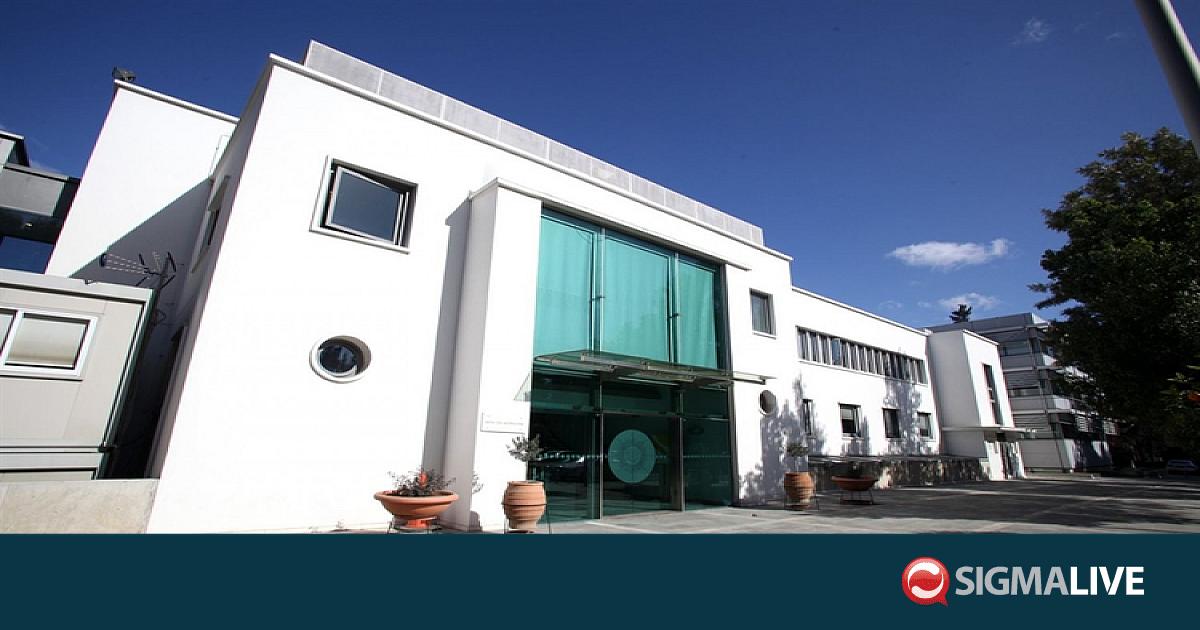 Τι απαντά η Βουλή για το πολυτελές ξενοδοχείο και τα πανάκριβα έπιπλα - Sigmalive
