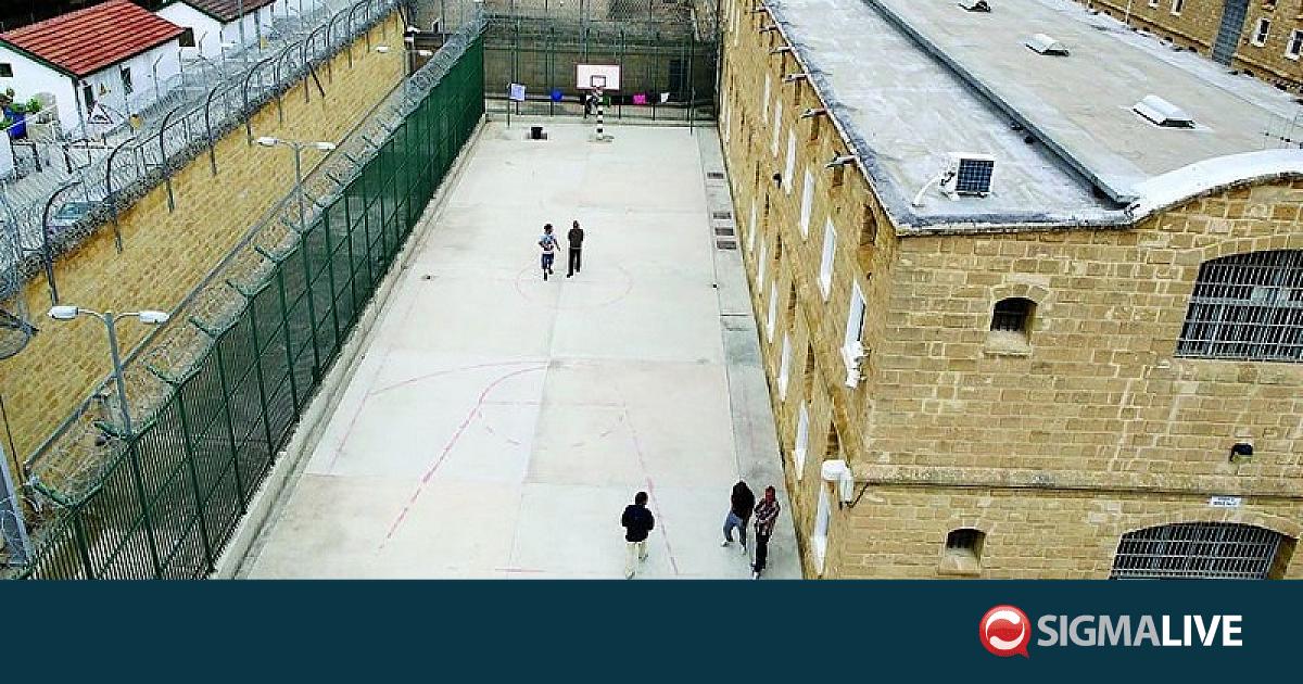 Έδωσε κατάθεση για τα κρατικά έγγραφα η Αριστοτέλους - Sigmalive