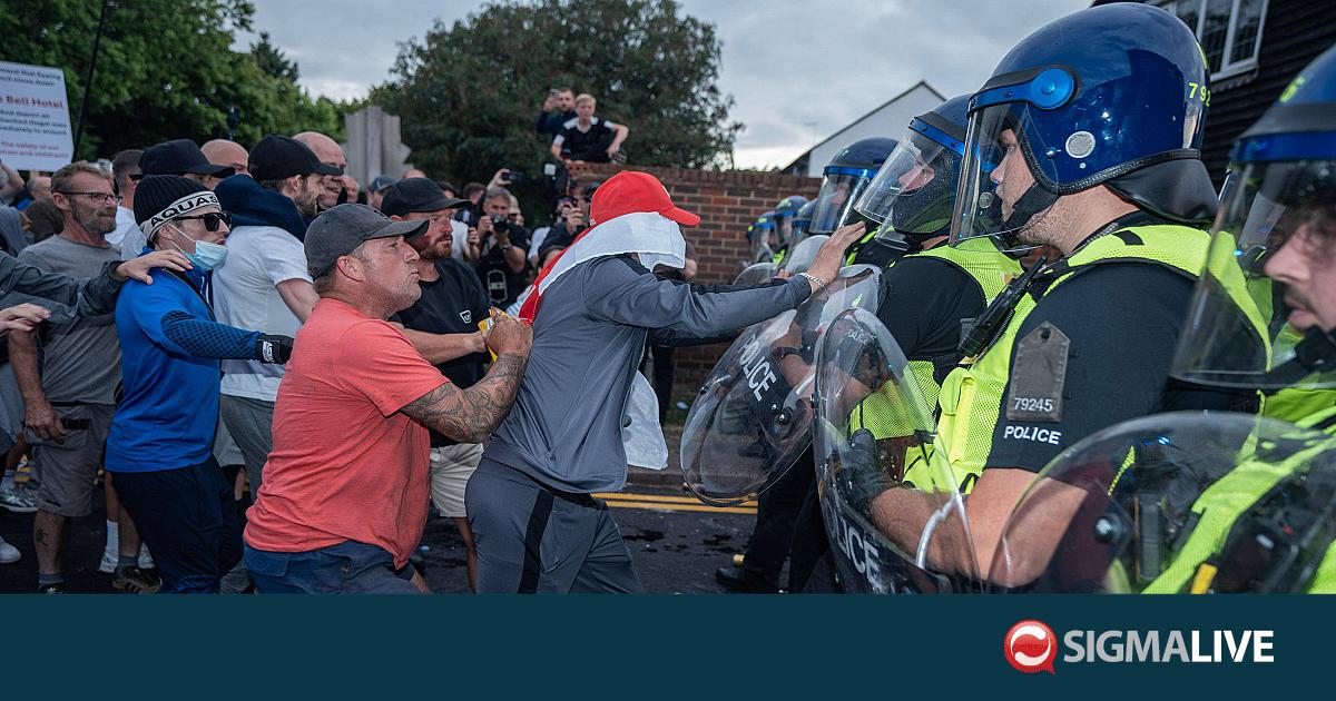 Σοβαρά επεισόδια έξω από ξενοδοχείο με αιτούντες άσυλο στη Βρετανία (vids) - Sigmalive