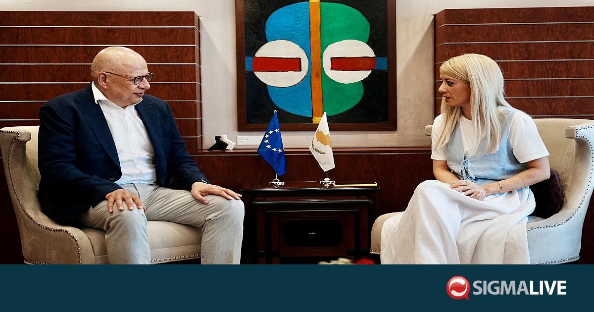 Συνάντηση με τον ΓΕ του ΔΕΕ είχε η Πρόεδρος της Βουλής - Sigmalive