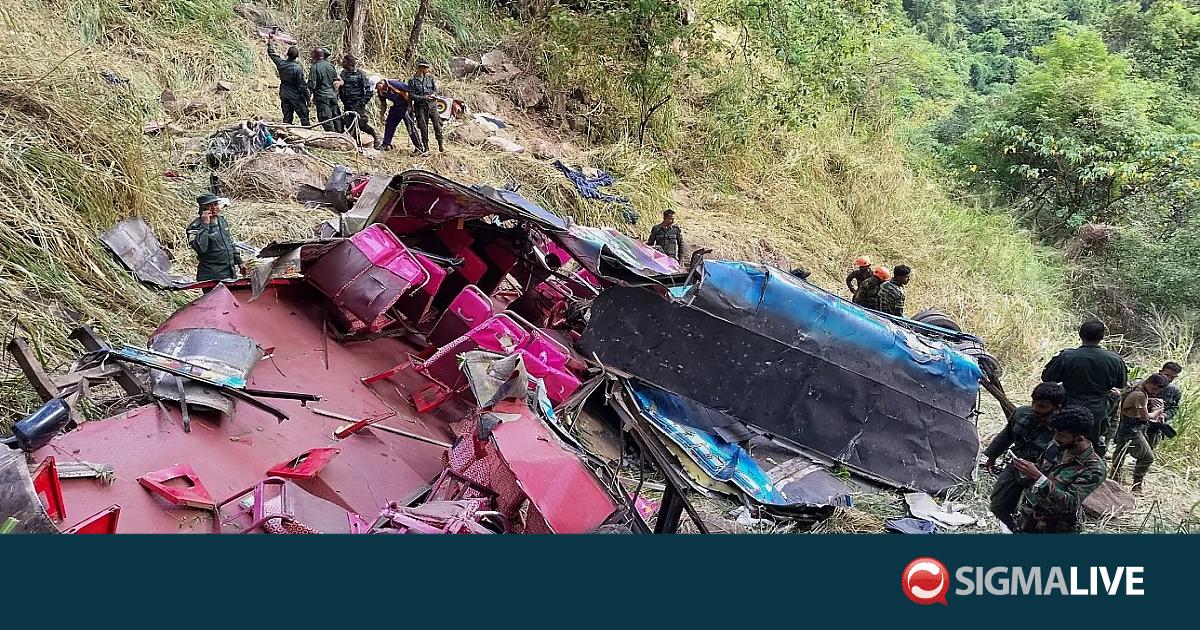 Τραγωδία στη Σρι Λάνκα: Λεωφορείο έπεσε από γκρεμό ύψους 300 μέτρων (vid) - Sigmalive