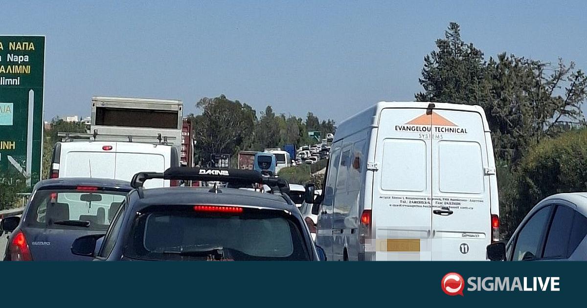 Μπήκε στο αντίθετο ρεύμα και προκάλεσε τροχαίο- Κυκλοφοριακό χάος στη Ριζοελιά - Sigmalive