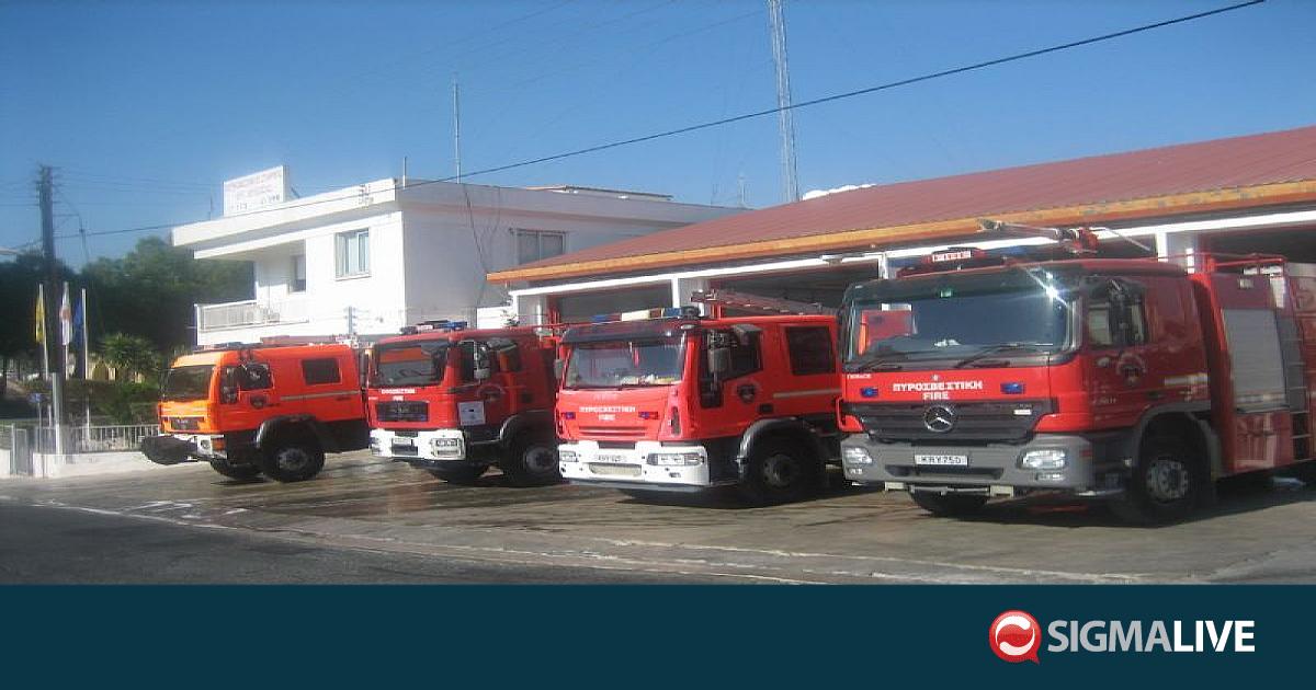 Φωτιά σε μοτοσικλέτα στην Περιστερώνα - Σε 25 περιστατικά ανταποκρίθηκε η ΠΥ - Sigmalive