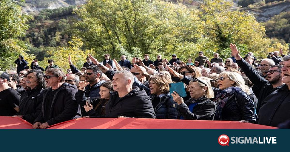 Περίπου χίλιοι νοσταλγοί του Μουσολίνι συγκεντρώθηκαν στο Πρεντάπιο ...
