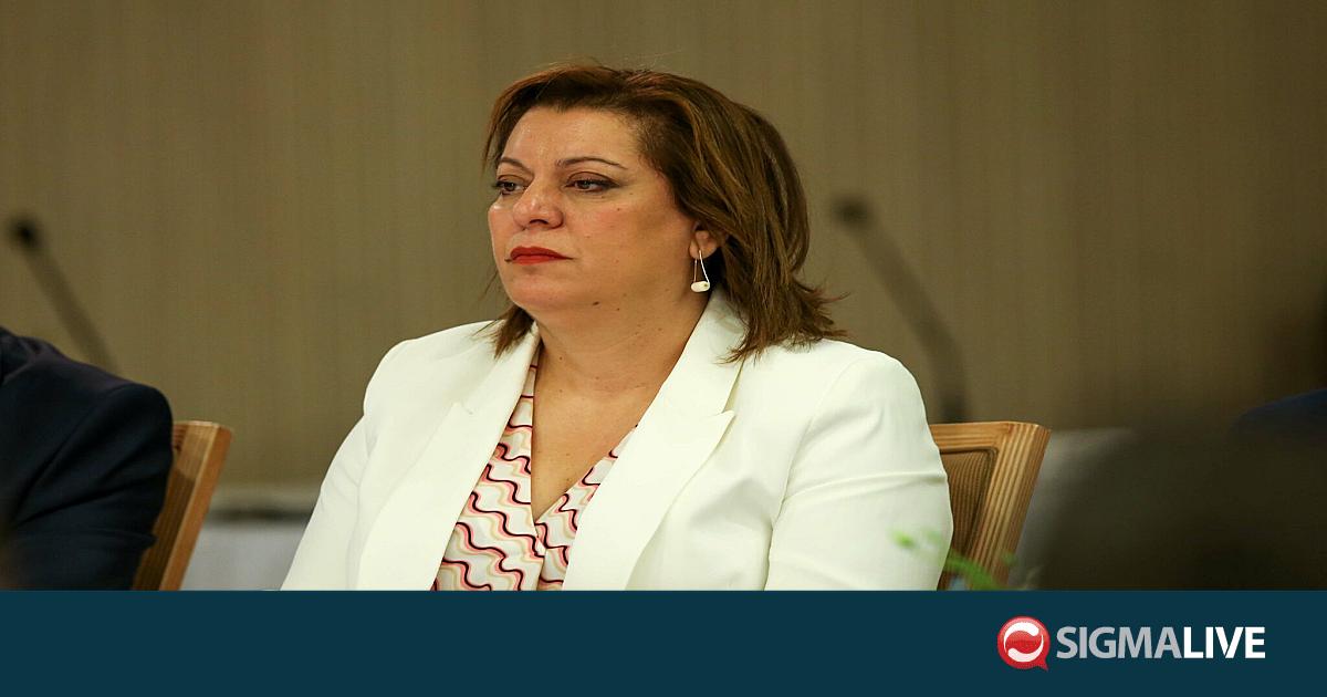 Ατύχημα για την Υπουργό Παιδείας -Θα υποβληθεί σε χειρουργική επέμβαση ...