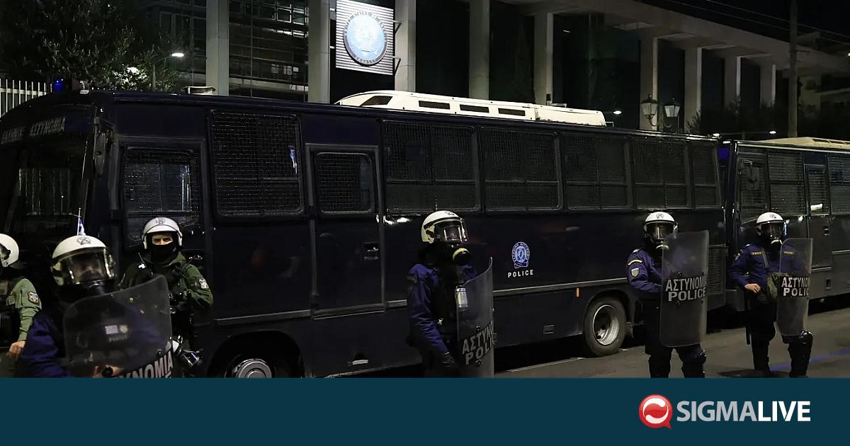 «Φρούριο» η Αθήνα για το Πολυτεχνείο: Πάνω από 5.000 αστυνομικοί και drones - Sigmalive