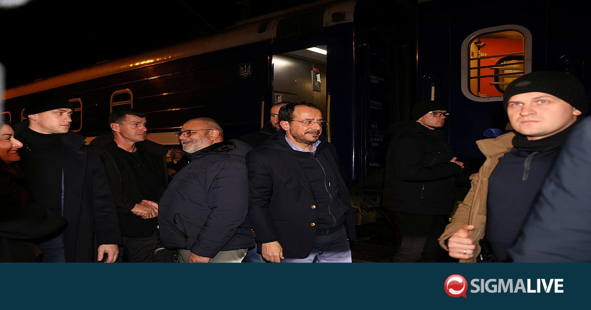 Καθ΄οδόν προς το Κίεβο ο ΠτΔ- Συνάντηση αύριο με Ζελένσκι - Sigmalive