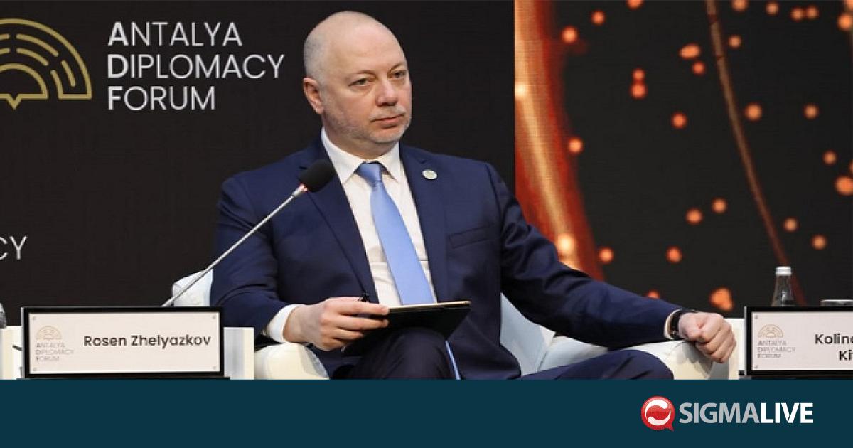 Βουλγαρία: Παραιτήθηκε η κυβέρνηση του πρωθυπουργού Ρόζεν Ζελιάζκοφ - Sigmalive