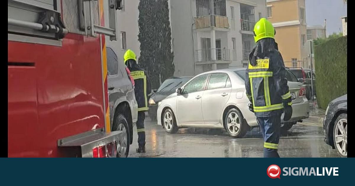Τροχαίο στην Παφο: Βίντεο απο τον απεγκλωβισμο οδηγου εν μέσω ...