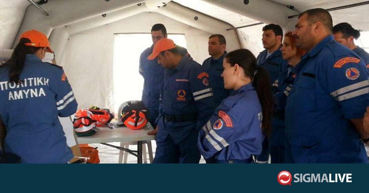 Περιπολίες Πολιτικής Άμυνας στα Μαντριά για παροχή βοήθειας - Sigmalive