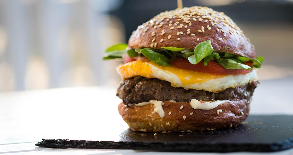 15 spots για τα πιο ψαγμένα και νόστιμα burgers - Sigmalive