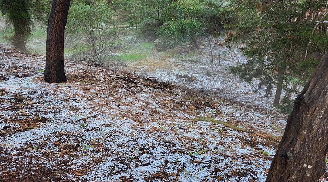 Λευκό τοπίο από το χαλάζι το Δασάκι Άχνας (pics) - Sigmalive