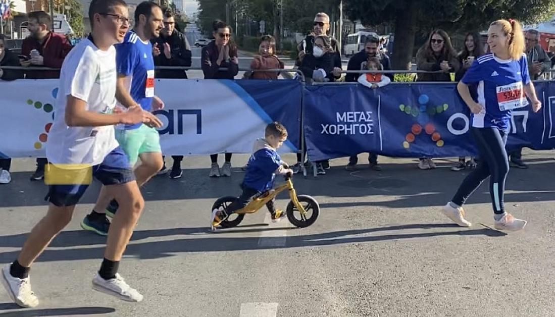 Μαραθώνιος Αθήνας: Οι 2 νικητές στα 5 χιλιόμετρα- Εικόνες από τη μεγάλη ...