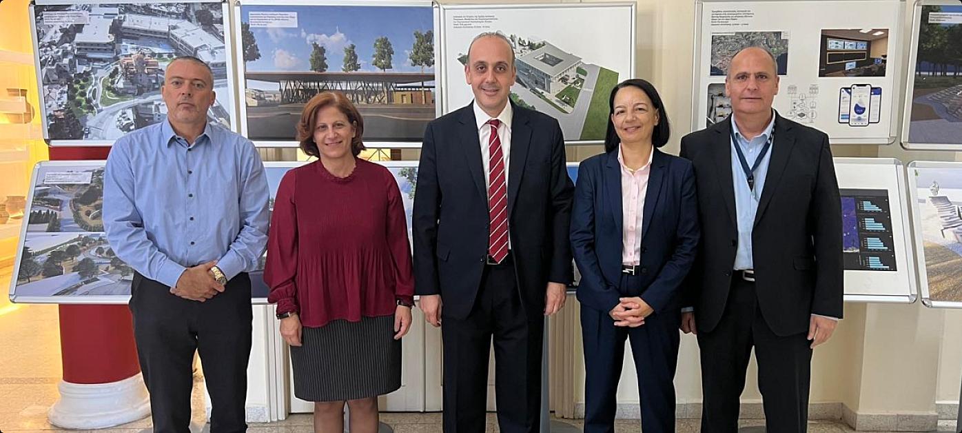 Στενότερη συνεργασία συζήτησαν ο Δήμαρχος Πάφου και η Hermes Airports - Sigmalive