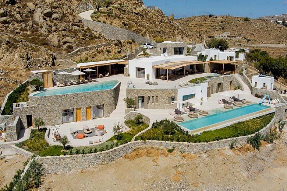 Κύπριος επιχειρηματίας πουλάει την έπαυλη του στη Μύκονο έναντι 23 εκατ ...
