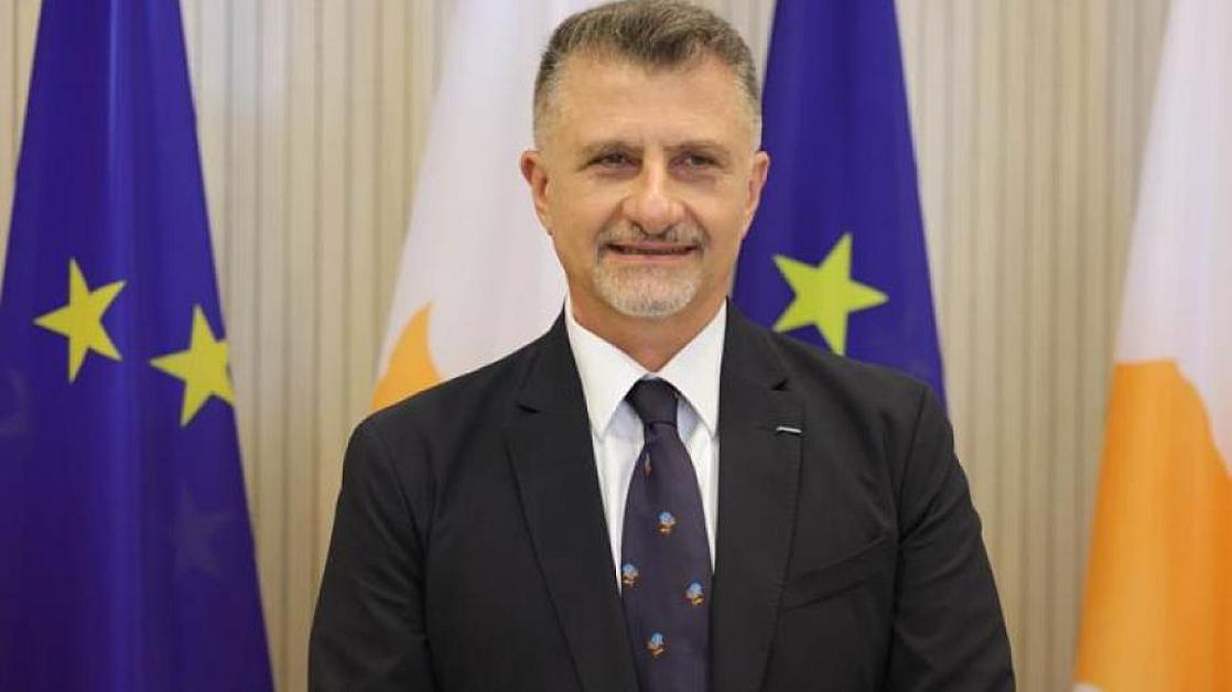 Υφ. Πολιτισμού: Γυναίκες αντιμετωπίζουν διακρίσεις στον τομέα των τεχνών - Sigmalive