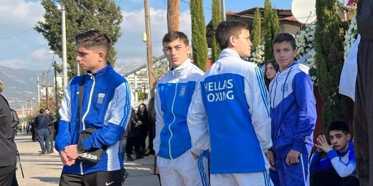 Οδύνη στο τελευταίο «αντίο» στον 16χρονο Βασίλη (pics) - Sigmalive