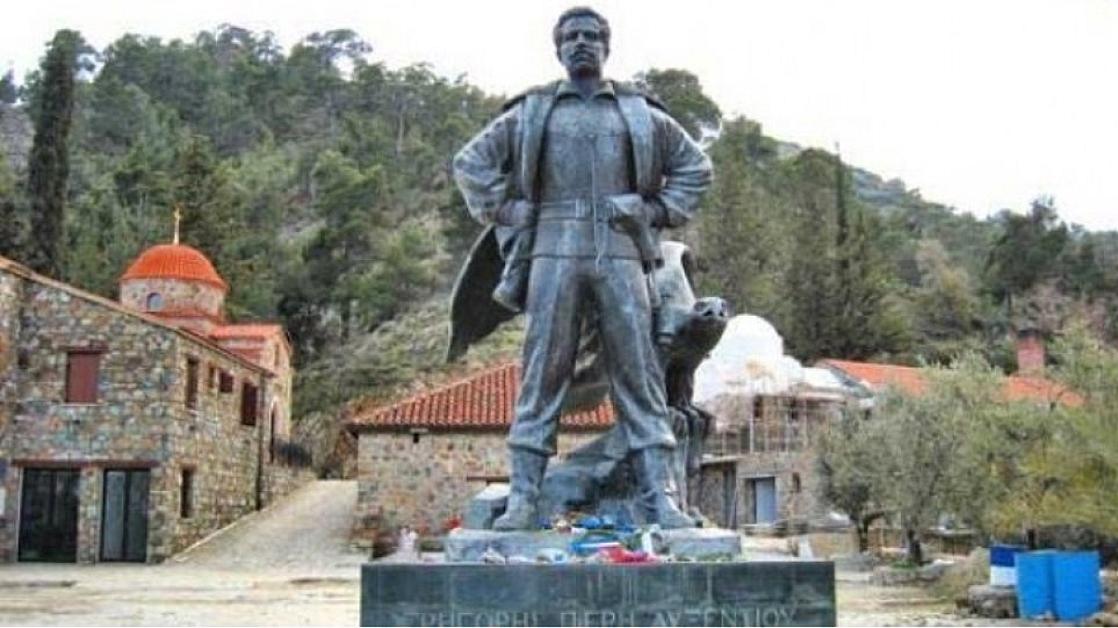Αναπαράσταση της μάχη του Μαχαιρά στο μνημόσυνο του Αυξεντίου - ΒΙΝΤΕΟ ...