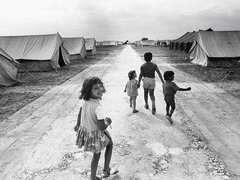 Τιμητική πλακέτα για τους Έλληνες που φιλοξένησαν προσφυγόπουλα το 74’ - Sigmalive