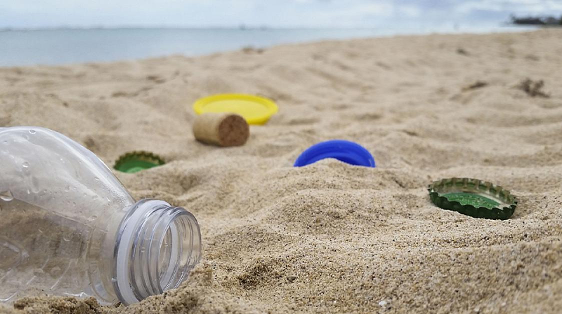 Εθελοντικός καθαρισμός παραλίας στο Ζύγι - Sigmalive