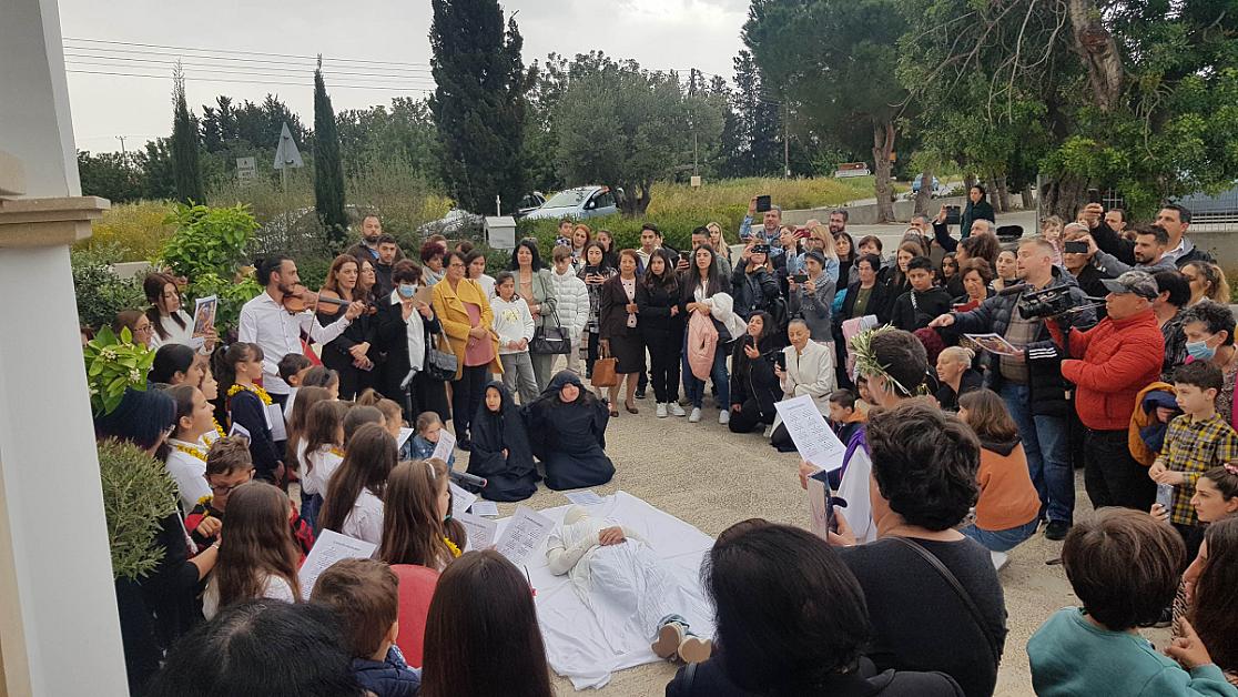 Πραγματοποιήθηκε και φέτος η αναπαράσταση της Ανάστασης του Λαζάρου στη ...