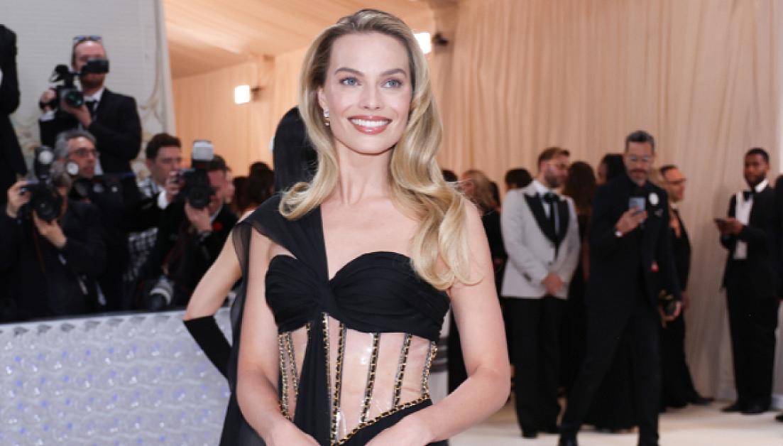 Πώς σχολίασε η Cindy Crawford την “copy-paste” εμφάνιση της Margot Robbie - Sigmalive