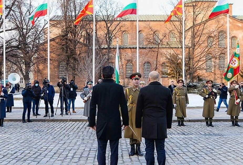 Η Σόφια αναμένει από τα Σκόπια να προστατεύσει όλους τους πολίτες της - Sigmalive