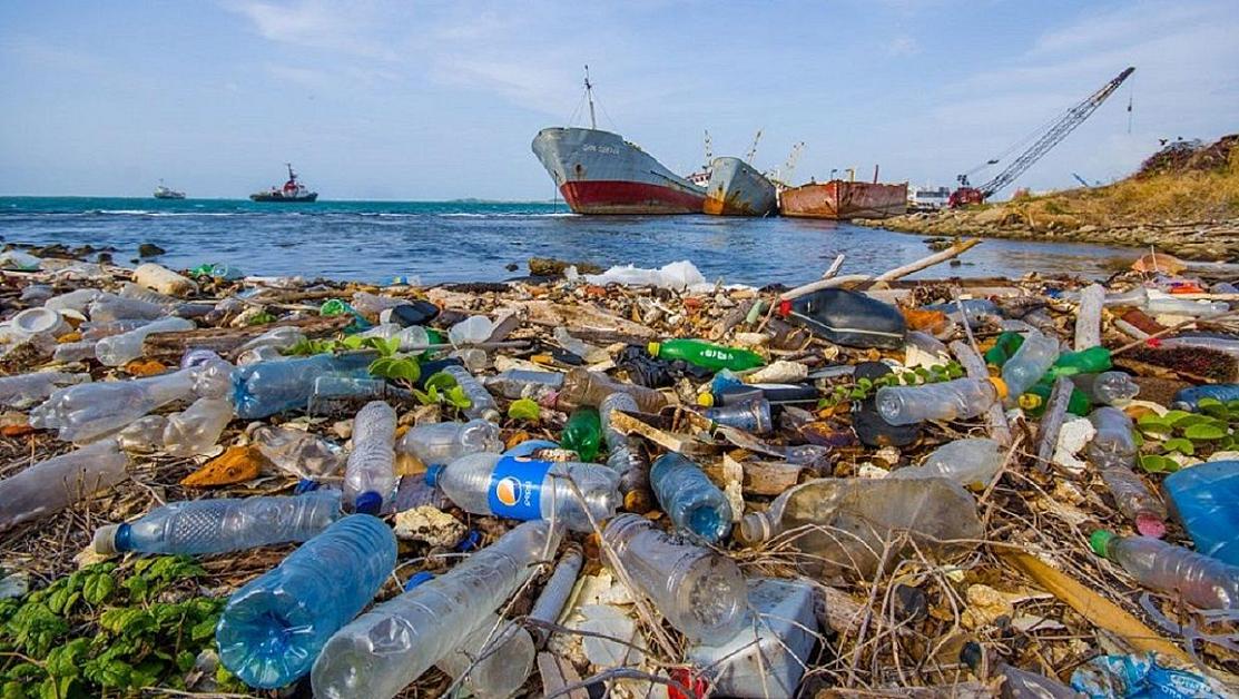 Γκουτέρες: Μείωση πλαστικής ρύπανσης κατά 80% έως το 2040 αν ...