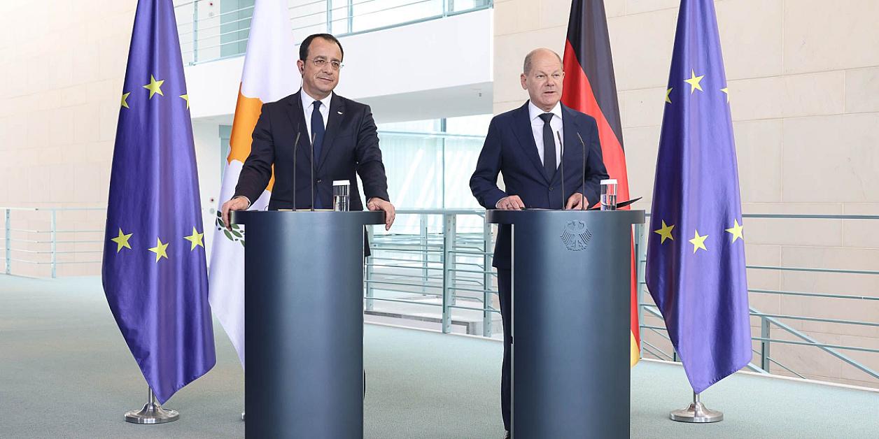 Σολτς: Έτοιμη η Γερμανία να συμβάλει στην λύση του Κυπριακού - Sigmalive