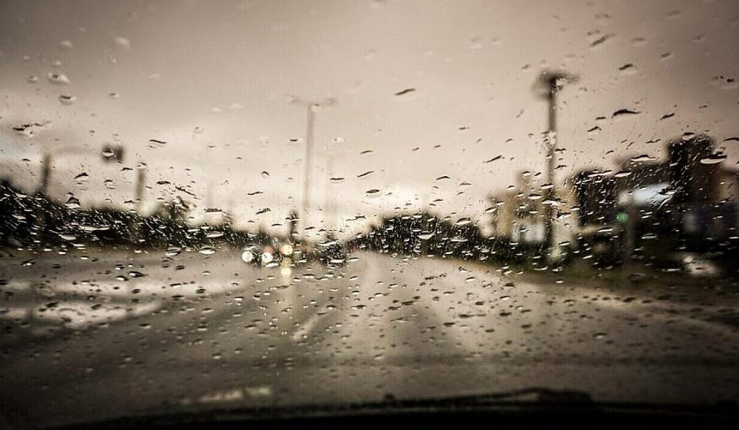 Καιρός: Βροχές και καταιγίδες με σκόνη σήμερα - Δείτε αναλυτικά το καιρό - Sigmalive