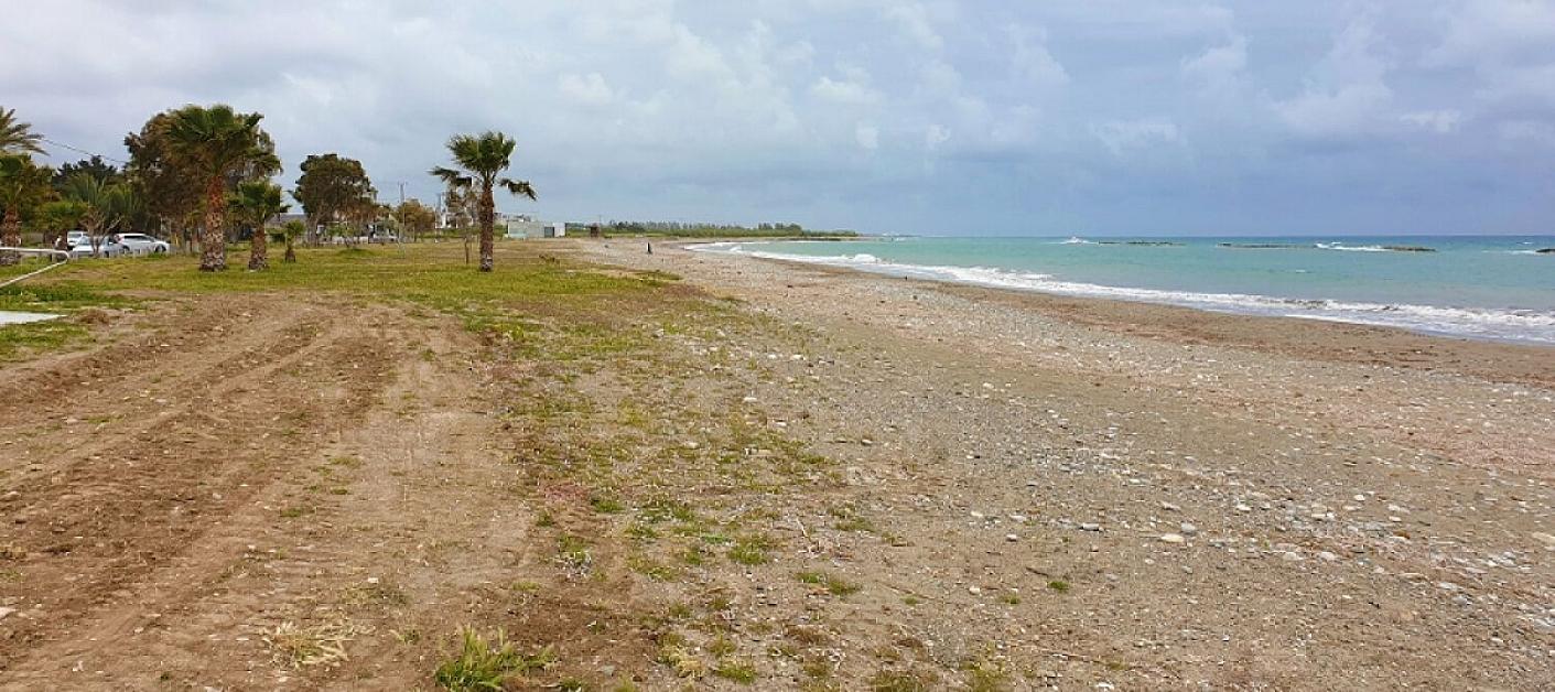 Λουόμενοι αφήνουν πολλά σκουπίδια σε παραλίες της Γεροσκήπου - Sigmalive