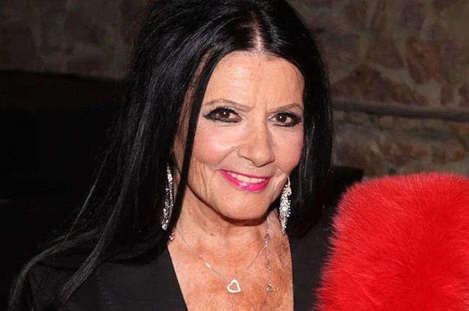 Ζωζώ Σαπουντζάκη: Η Βασίλισσα της Νύχτας έγινε 90 χρόνων - Sigmalive