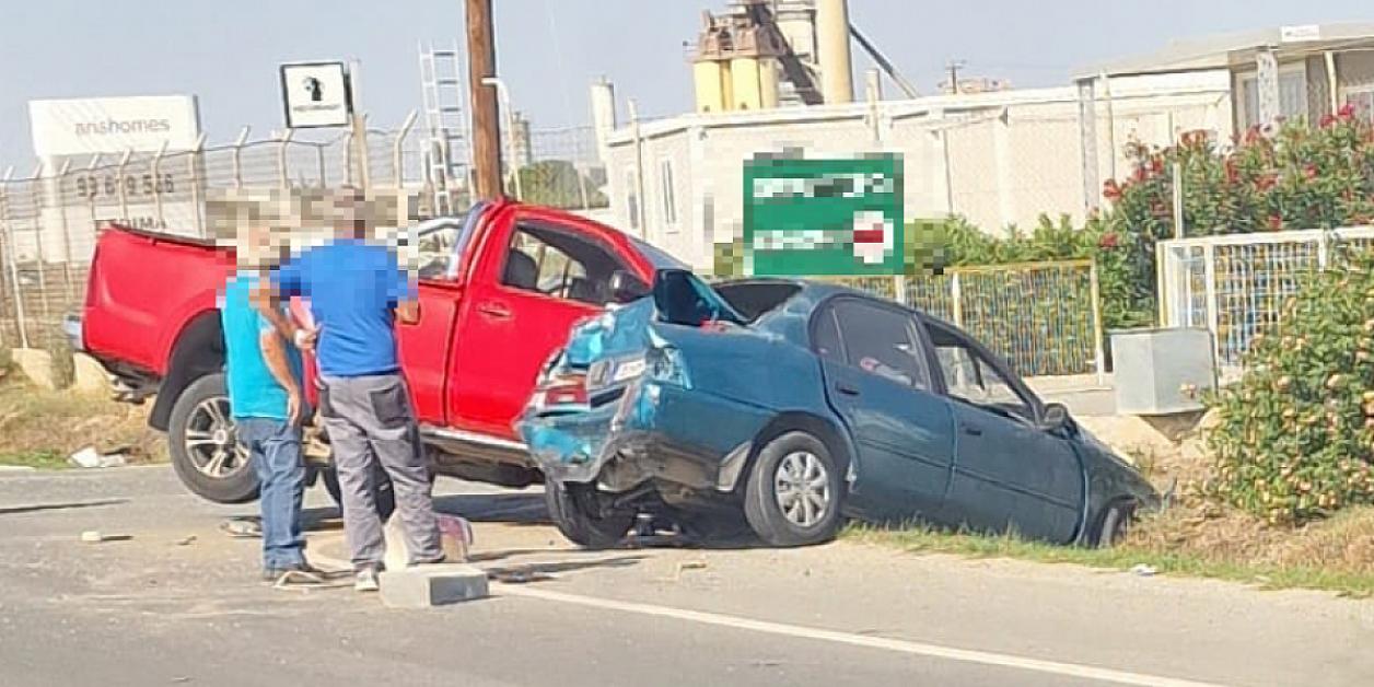 Τραγωδία στην άσφαλτο: «Έσβησε» στα συντρίμμια του οχήματός του ...