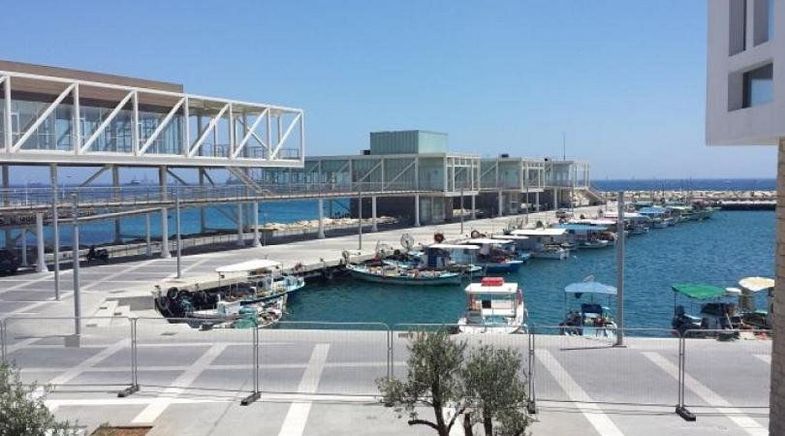 Εορταστική φωταγώγηση του Παλαιού Λιμανιού Λεμεσού από την Αρχή Λιμένων ...