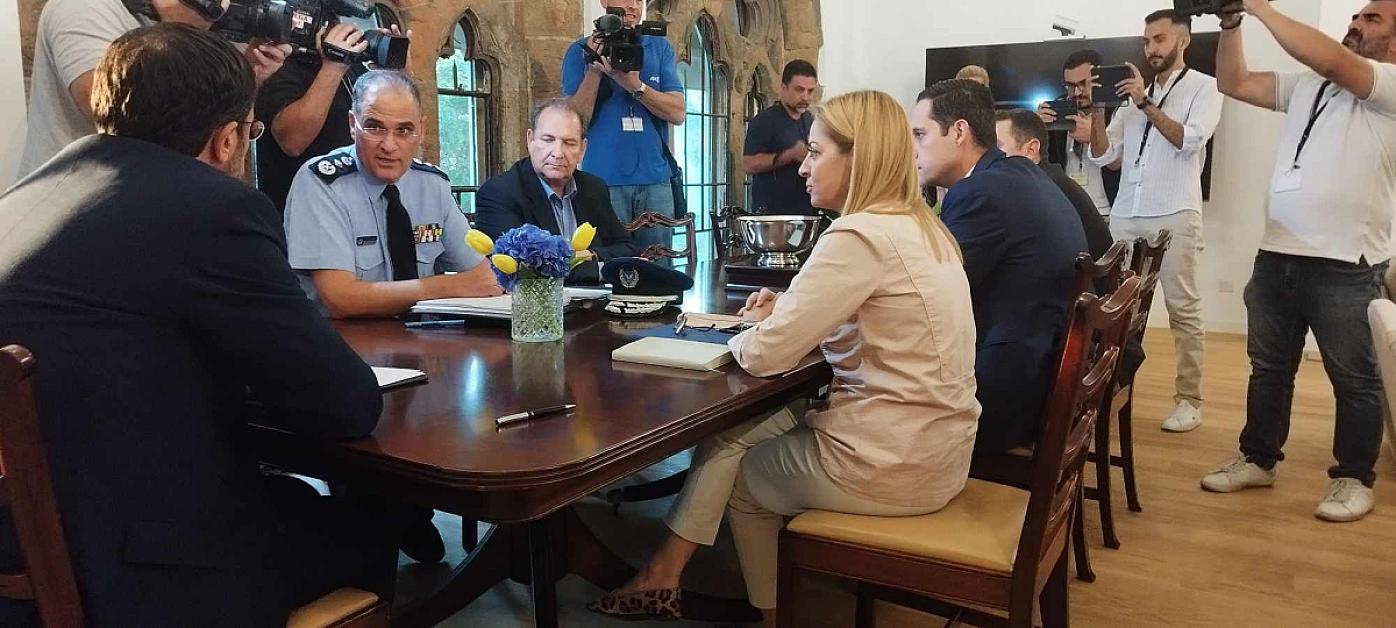 Oλοκληρώθηκε η σύσκεψη ΠτΔ με Προκοπίου και Παπαθεοδώρου (ΦΩΤΟ&ΒΙΝΤΕΟ ...