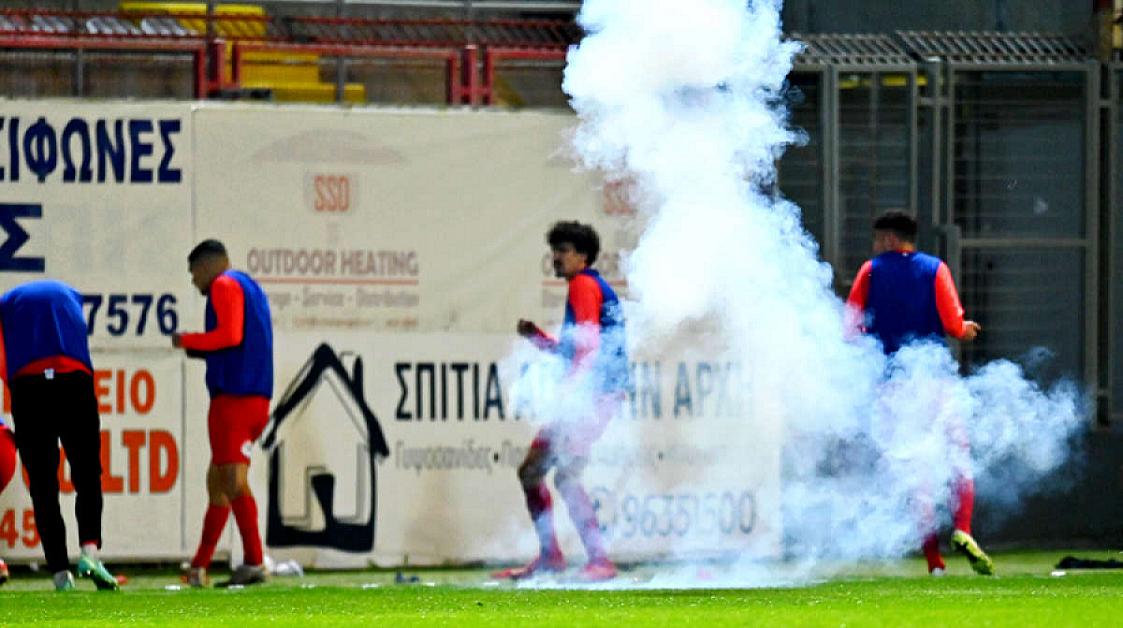 Αποκλείστηκε από τα γήπεδα ο 24χρονος για την κροτίδα στο «Αμμόχωστος» - Sigmalive