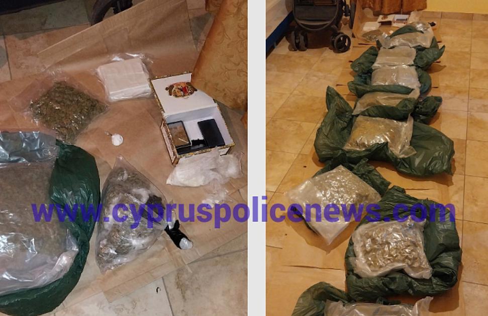 Καταδίωξη στην Πάφο:Κατασχέθηκαν 12kg κάνναβης,1kg κοκαΐνης και €75 χιλ (PICS) - Sigmalive