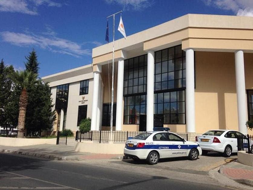 Πολύωρη η δικαστική διαδικασία για τους 3 που έκλεψαν περιουσία αξίας € ...