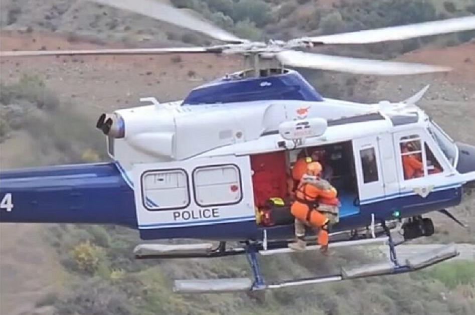 Νέο βίντεο από τη διάσωση στρατιώτη που έπεσε σε χαράδρα βάθους 100 μέτρων - Sigmalive