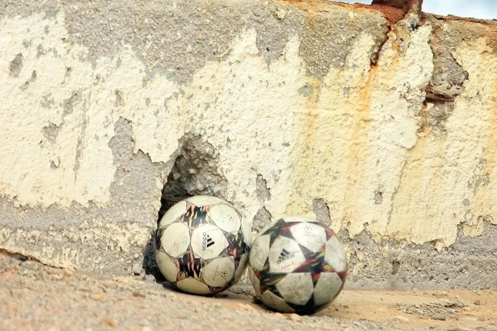 Φυλακές: Νέο περιστατικό με «ιπτάμενες» μπάλες φορτωμένες ναρκωτικά και κινητά - Sigmalive