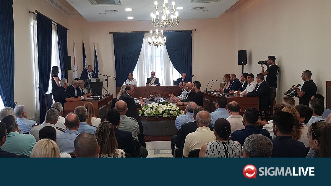 Επίσημη τελετή ανάληψης καθηκόντων Δημάρχου και νέου ΔΣ Πάφου - Sigmalive