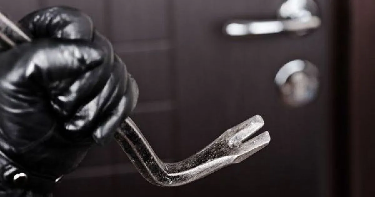 Χειροπέδες και σε 25χρονο για διάρρηξη και κλοπή σε περίπτερο στη Λευκωσία - Sigmalive