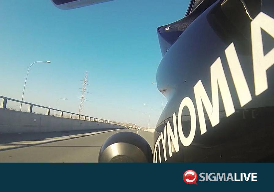 Προκάλεσαν ζημιές και έκλεψαν αντικείμενα από οχήματα - Χειροπέδες σε 37χρονο - Sigmalive