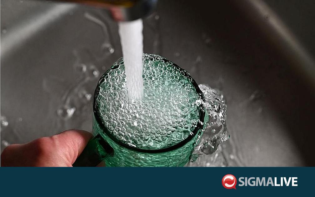 Δένεια: Κάτοικοι καταγγέλλουν ότι καταναλώνουν «δηλητηριασμένο» νερό - Sigmalive